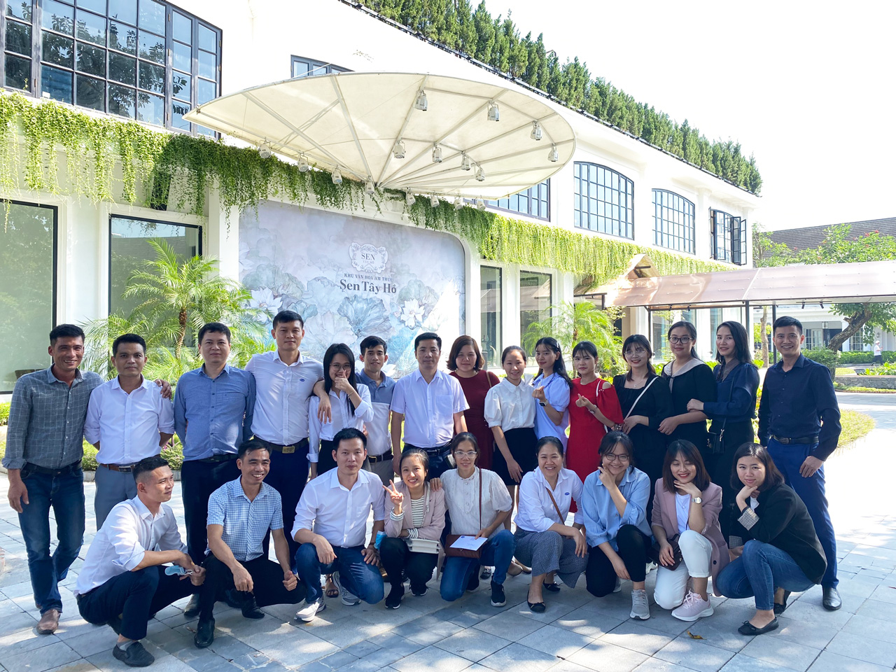 Michem held a meeting to celebrate Vietnamese Women's Day - Michem Vietnam